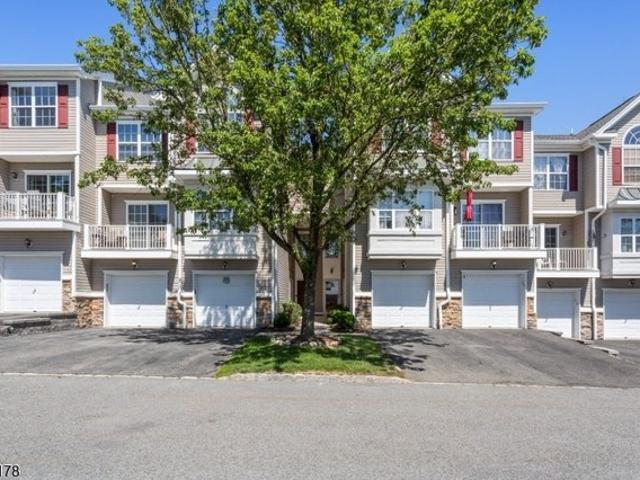 169 Vista Ter, Pompton Lakes, NJ 07442