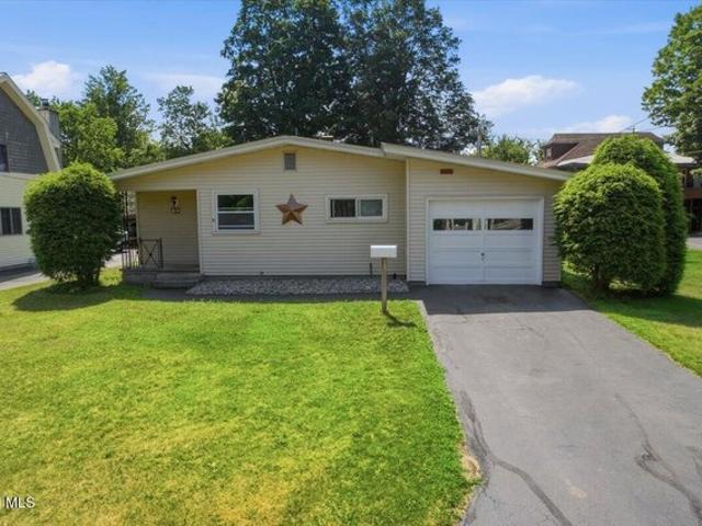 16 4th Ave, Warrensburg, NY 12885
