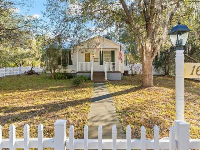 16 52nd St, Yankeetown, FL 34498
