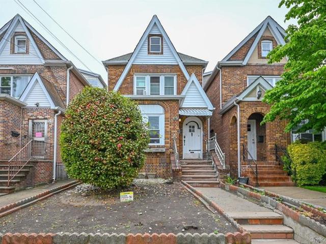 16 04 th St, Whitestone, NY 11357