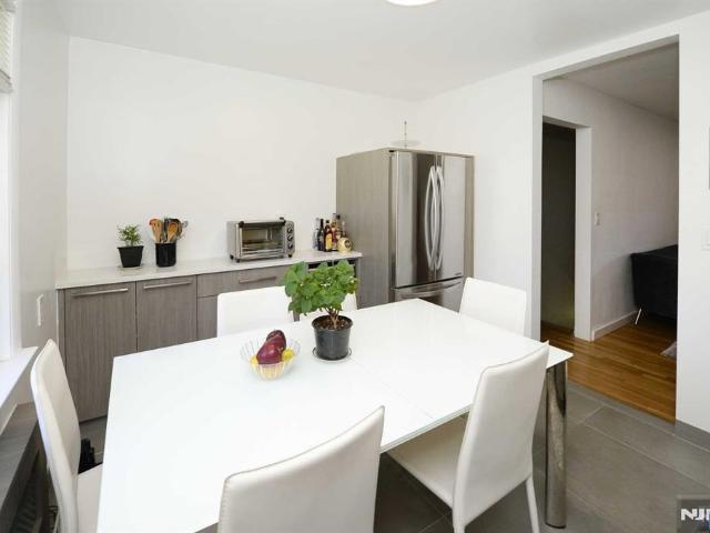 16 12 Plaza Road # B