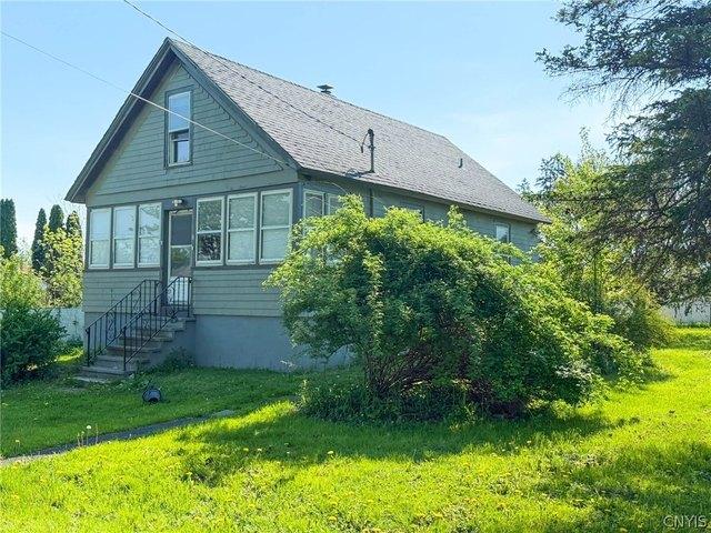 16 1st St, Yorkville, NY 13495