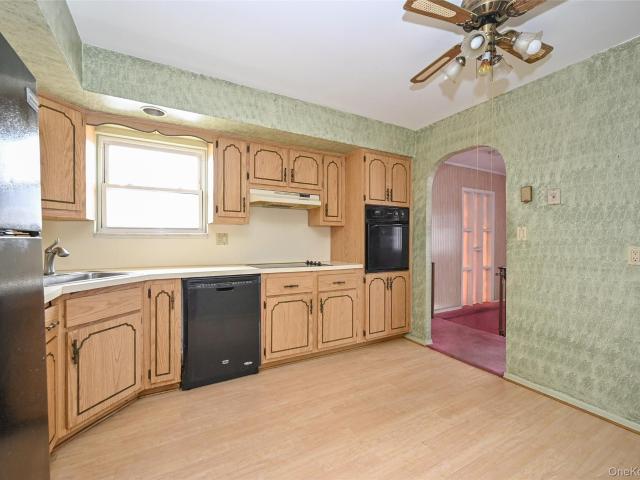 16 37 th Street