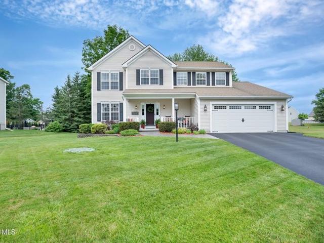 16 Tamara Ct, East Greenbush, NY 12061