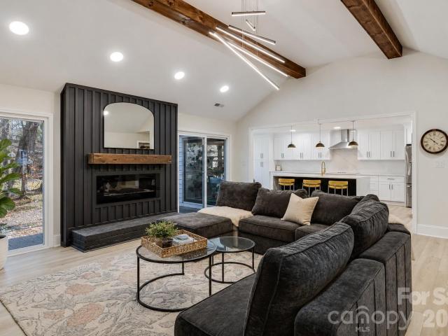 16 Tanglewood Road