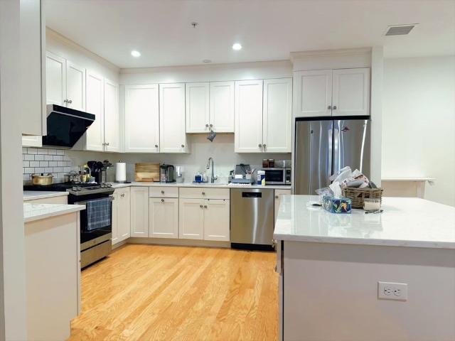 16 Taylor Dr, Unit 1010, Reading, MA 01867 | MLS #73490 | Compass