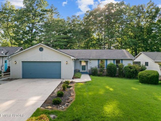 16 Trafalgar Ln, Crossville, TN 38558