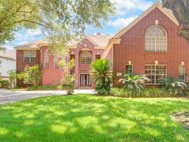 16 Treverstone Ct, Sugar Land, TX 77479