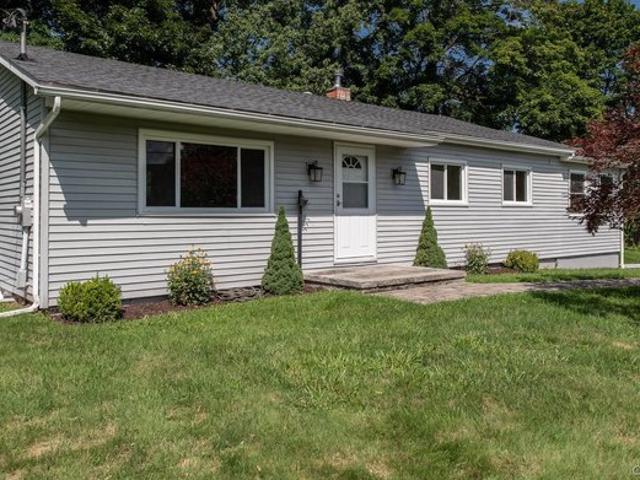 16 Trinity Pl, Rhinebeck, NY 12572