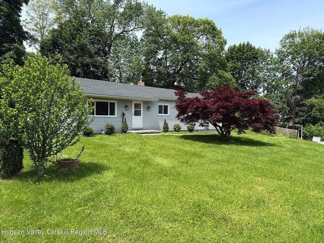 16 Trinity Pl, Rhinebeck, NY 12572