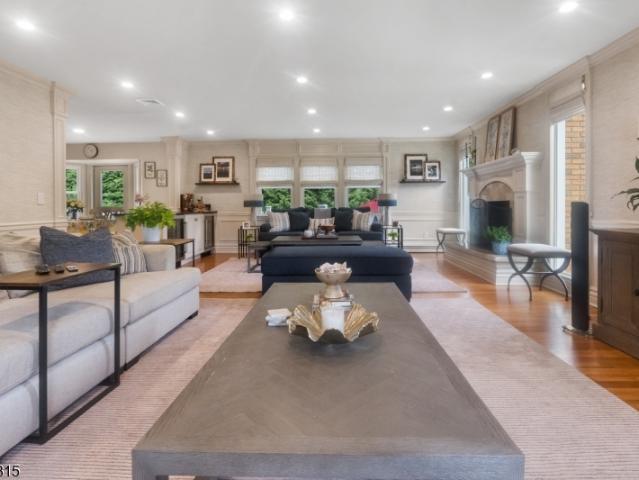 16 Trinity Pl