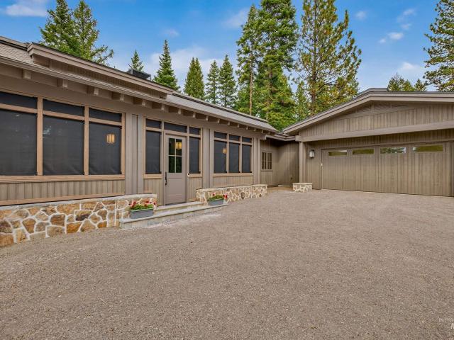 16 Vernon Ct