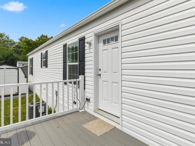 16 Vintage Ln, Honey Brook, PA 19344