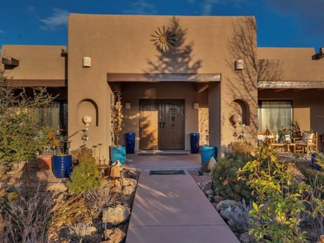 16 Via De Estrellas Unit A, Santa Fe, NM 87506
