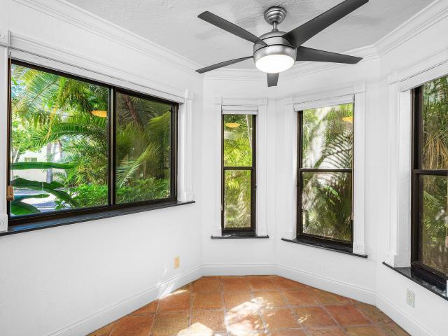 16 Vía Lago, Boynton Beach, FL 33435 | MLS #B26040