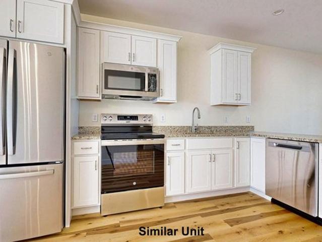 16 Viking Ln Unit 6, Westbrook, ME 04092