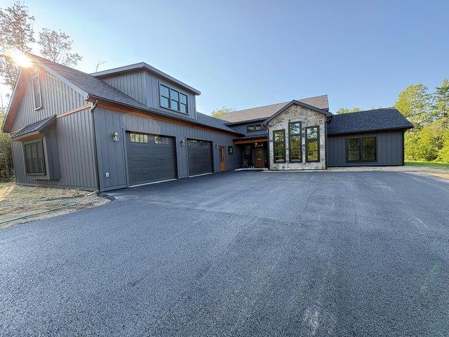 16 Village Loop Rd, Bucksport, ME 04416