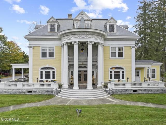 16 W Main St, Cambridge, NY 12816