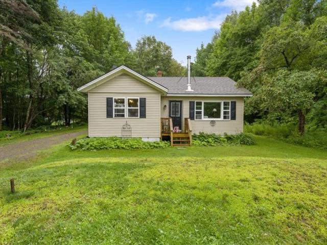 16 W Main St, Monroe, ME 04951