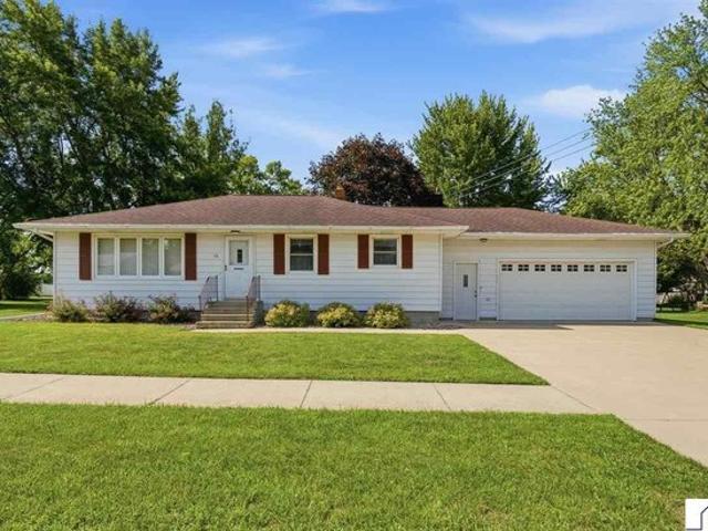 16 W Minnesota Ave, Minnesota Lake, MN 56068
