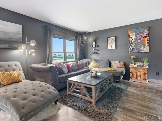 16 W Carol Avenue