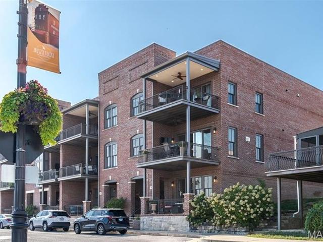 16 W Front St, Washington, MO 63090