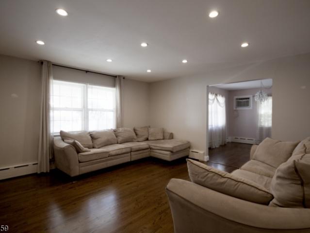 16 W Prospect St