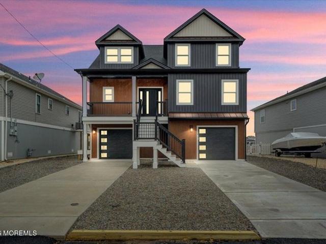 16 W Raritan Dr, Little Egg Harbor, NJ 08087