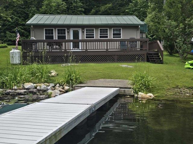 16 W Shore Dr, Tinmouth, VT 05773