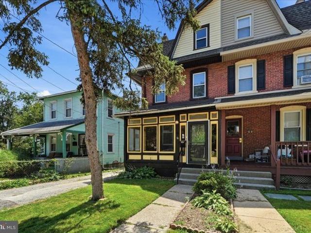 16 W Spring Ave, Ardmore, PA 19003
