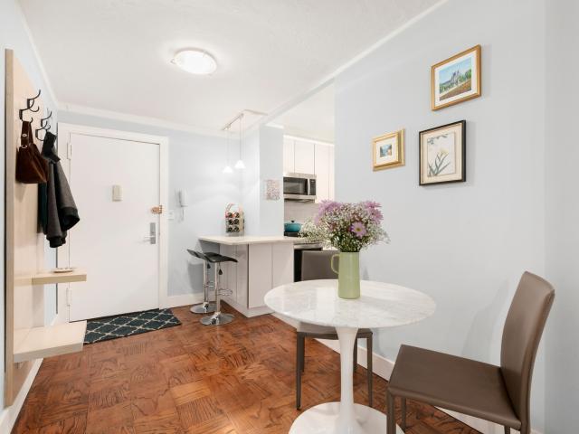 16 W 16TH Street 2SS