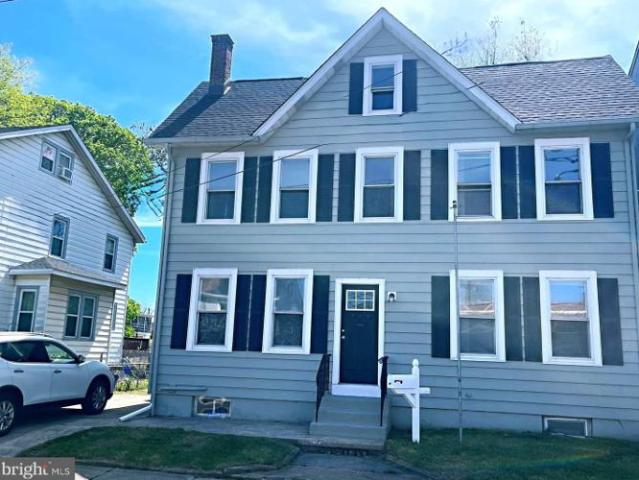 16 W 3rd St, Florence, NJ 08518