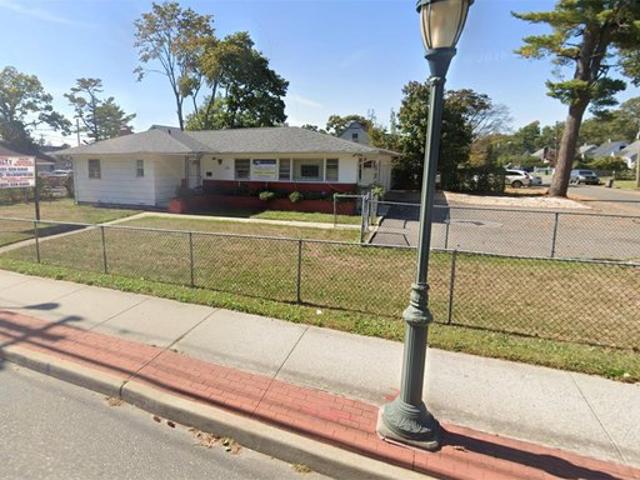 16 Washington Ave, Brentwood, NY 11717