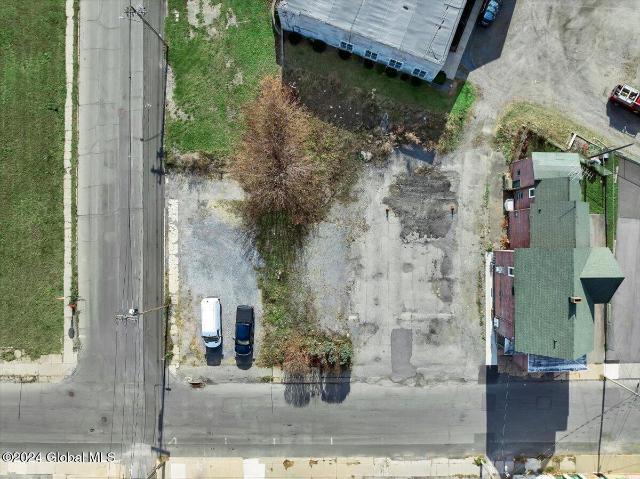 16 Washington St, Gloversville, NY 12078 | MLS #202428 | Compass