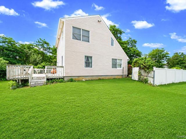 16 Wavecrest Drive