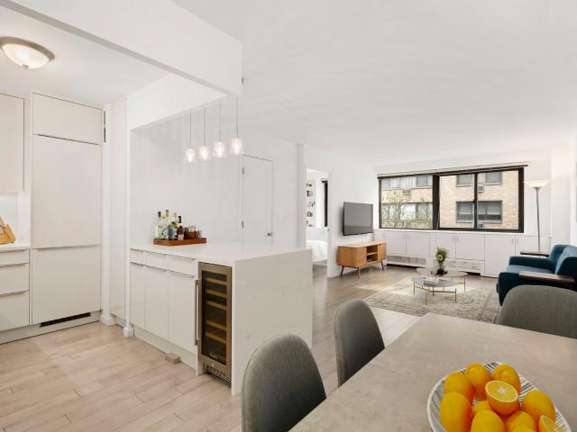 16 West 16th Street, New York, NY