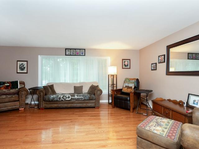 16 Westview Crescent