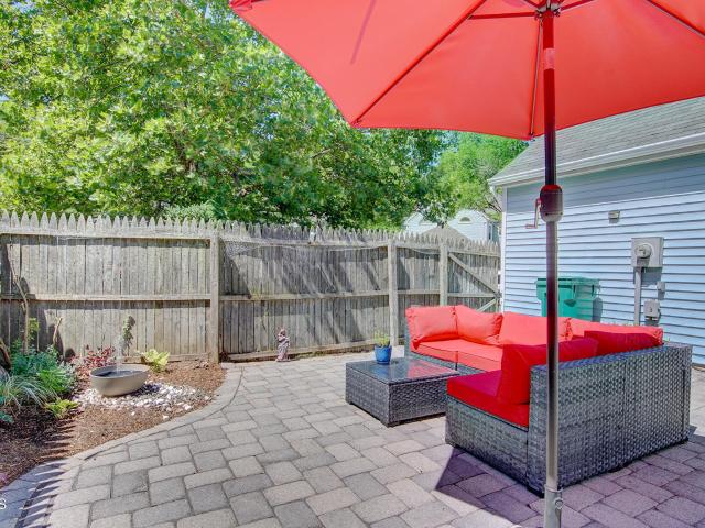16 Whitman Court