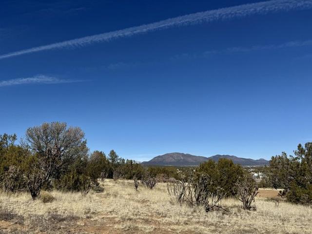 16 Wildwood Dr, Edgewood, NM 87015