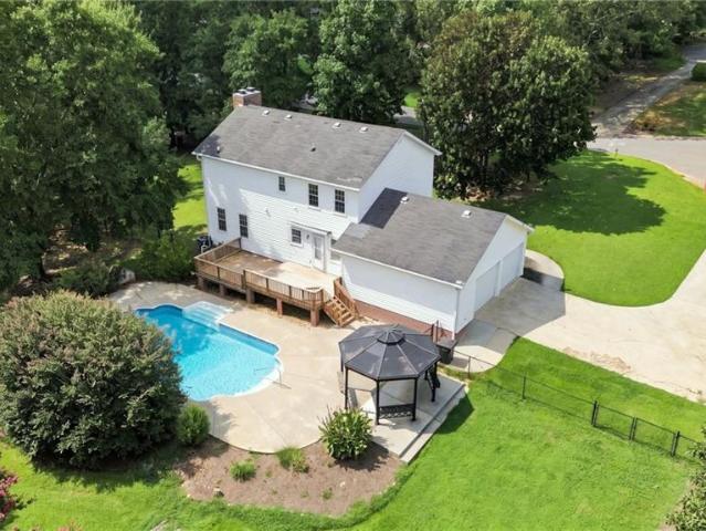 16 Wood Forest Drive SW
