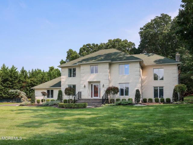 16 Woodhollow Drive