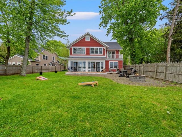 16 Woodland Drive