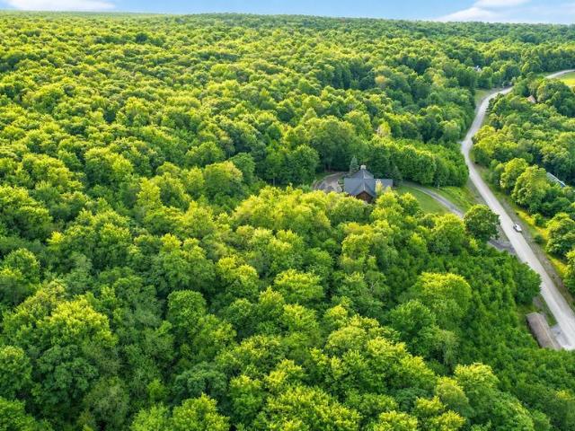 16 Woodlands Hill Court