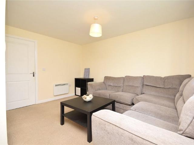 16, Woodside Court, New Forest Village, Leeds, LS10 4US