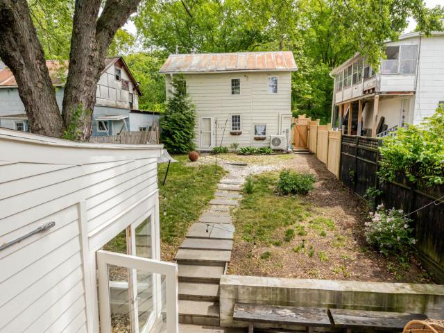 16 Worth Avenue