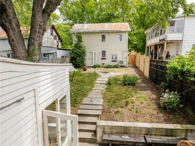 16 Worth Avenue