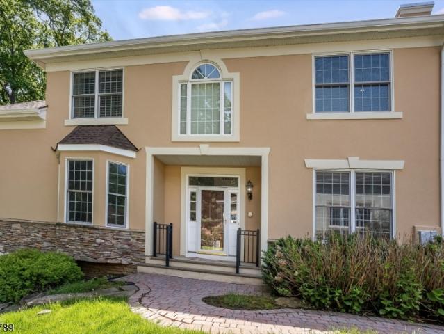 16 Wyckoff Way