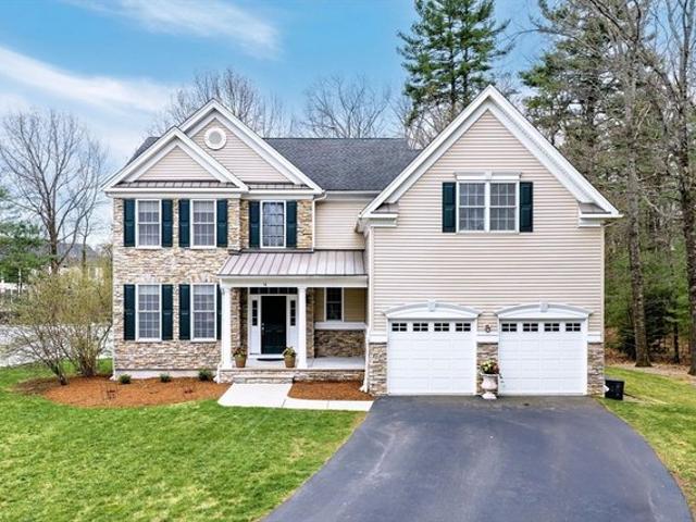 16 York Cir, Walpole, MA 02032