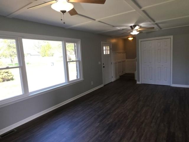 16 Abrams Rd