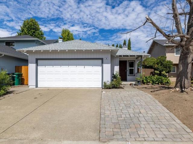16 Ahlstrom Dr, Cotati, CA 94931
